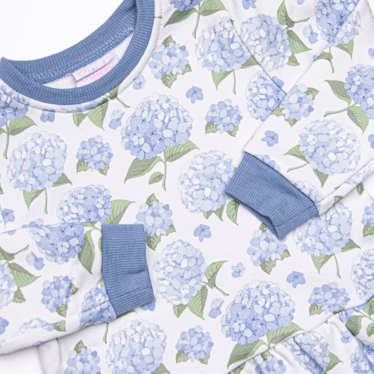 Hydrangea Blooms Sweatshirt Legging Set, Blue – Stitchy Fish
